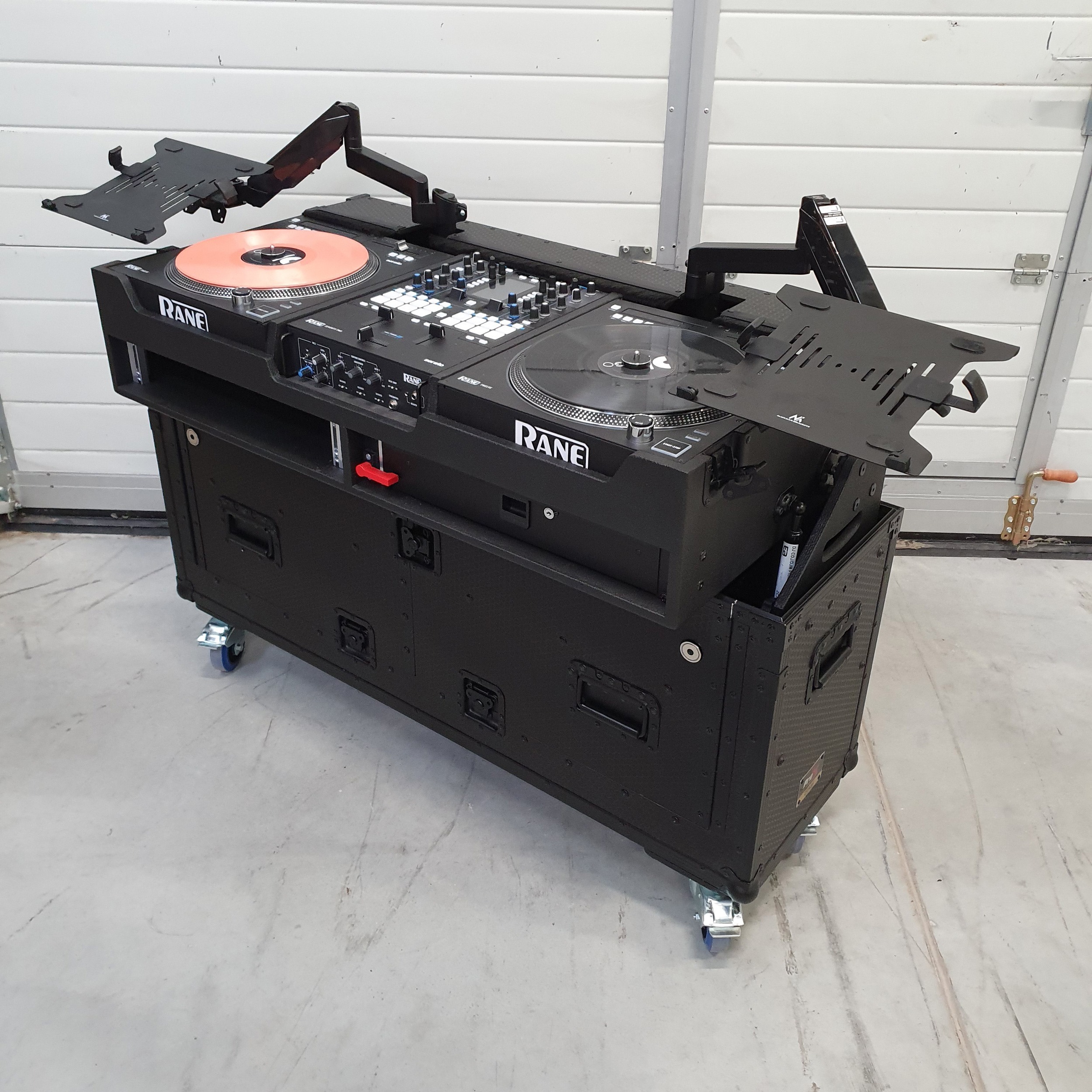 Flip-Ready Easy Retracting Hydraulic Lift Case for RANE Twelve Seventy ...