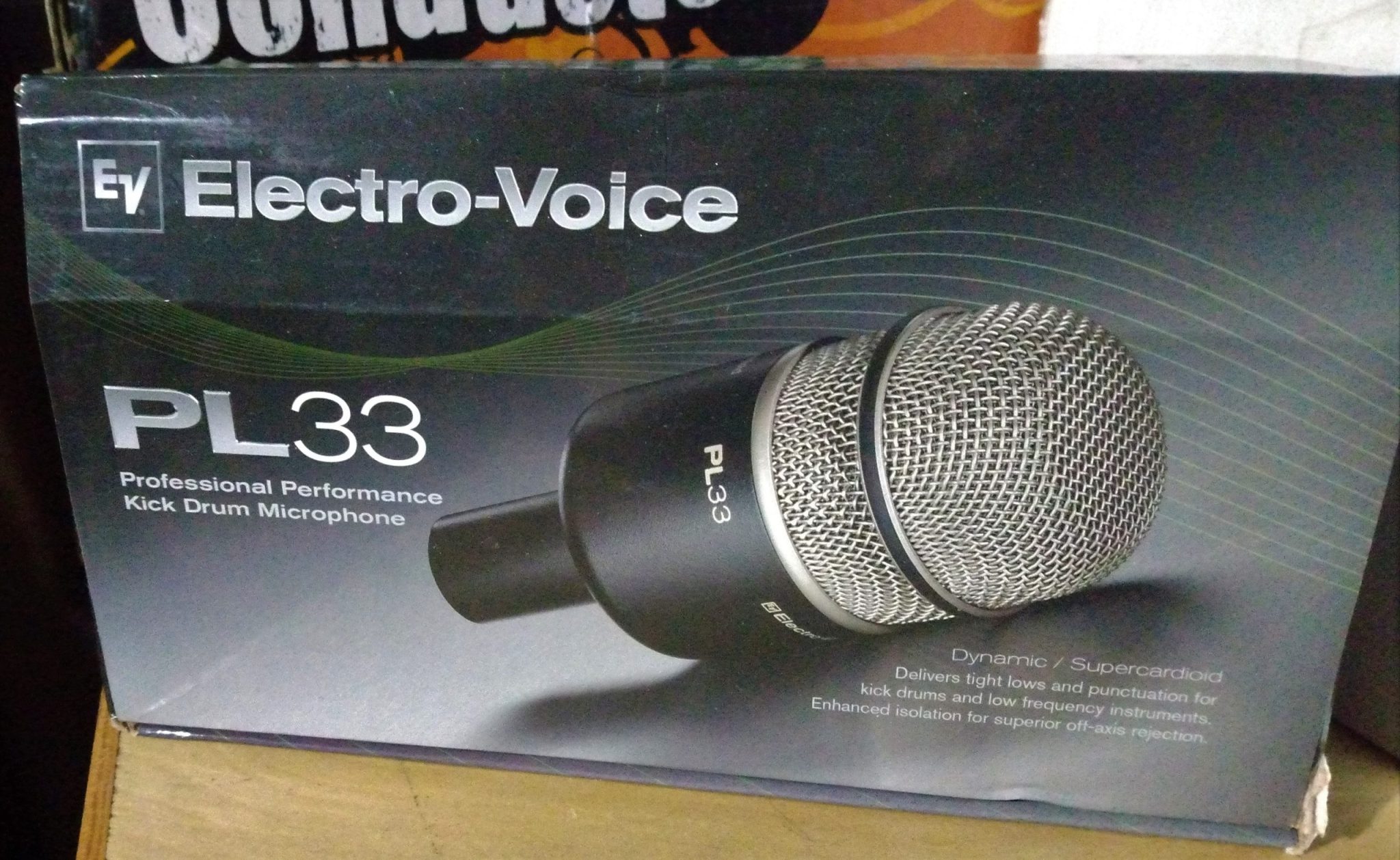 Electro-Voice PL33 Supercardioid Dynamic Kick Drum Microphone