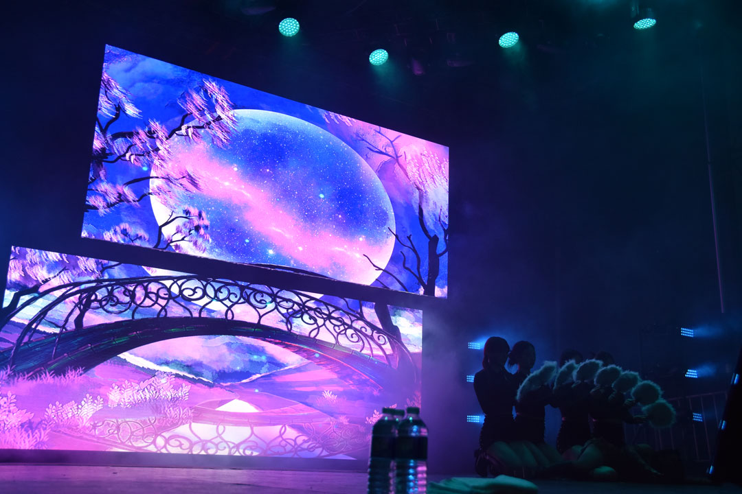 LCD vs LED Video Wall: Differences and Benefits - GTR Direct